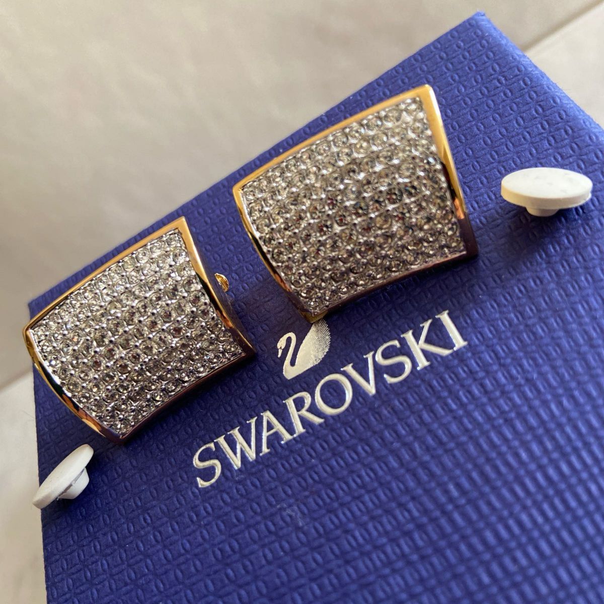 SWAROVSKI・スワロフスキー・正規品・替ゴム付 イヤリング・刻印 SWAROVSKI・スワロフスキー・正規品・替ゴム付 イヤリング・刻印