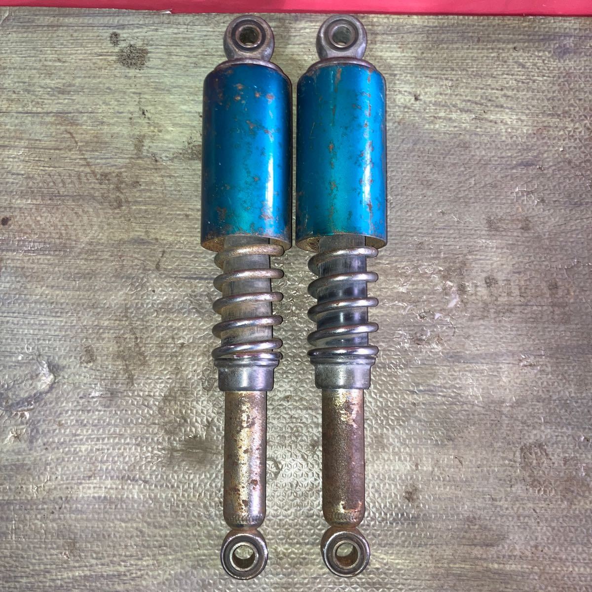 CB90-202... リアサスペンション リアショック(リア)｜売買されたオークション情報、yahooの商品情報をアーカイブ公開 - オークファン（aucfan.com）