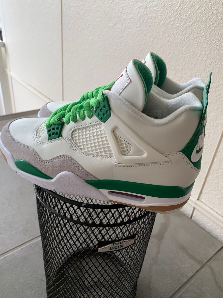 Nike SB × Air Jordan 4 Nike SB × Air Jordan 4