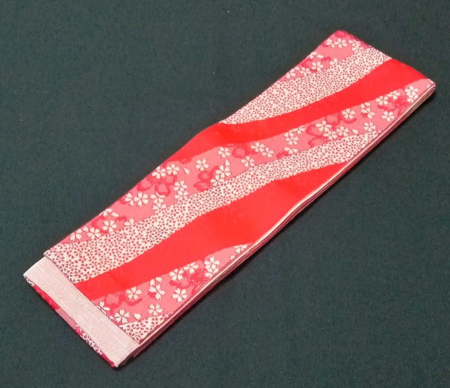 Yahoo!オークション - 7342 袴下帯 「赤/桜吹雪」