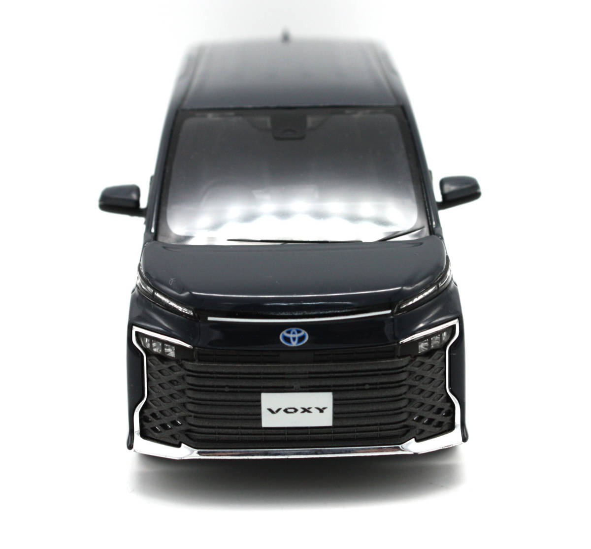 TOYOTA トヨタ 非売品 VOXY ボクシー 1/30 ダイキャストカー 1L6 マッシブグレー ミニカー 色見本 カラーサンプル(乗用車)｜売買されたオークション情報、yahooの商品 ...