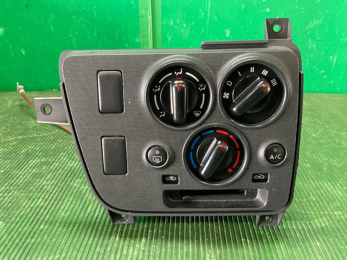 Yahoo!オークション - NV350 キャラバン VW2E26 純正 エアコンスイッチ...