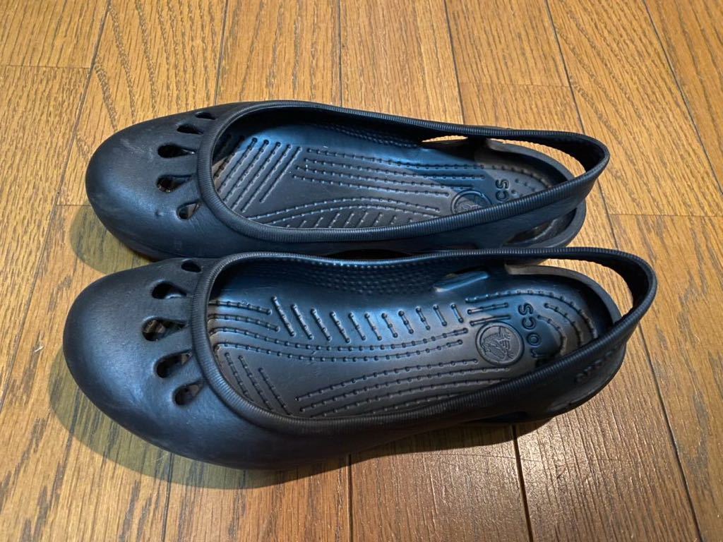 Yahoo!オークション - crocs クロックス サンダル 黒 W6 23cm