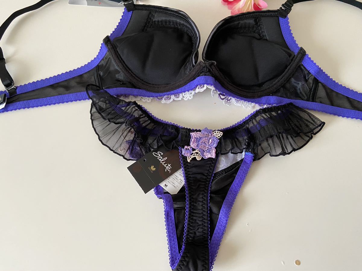 Yahoo!オークション - サルート 83 レッドカーペット C70 ソングM BL ...