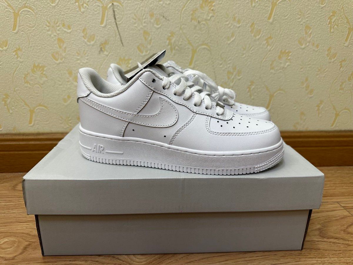 ナイキ メンズ エアフォース1 07 スニーカー ホワイト 25cm NIKE ナイキ メンズ エアフォース1 07 スニーカー ホワイト 25cm NIKE