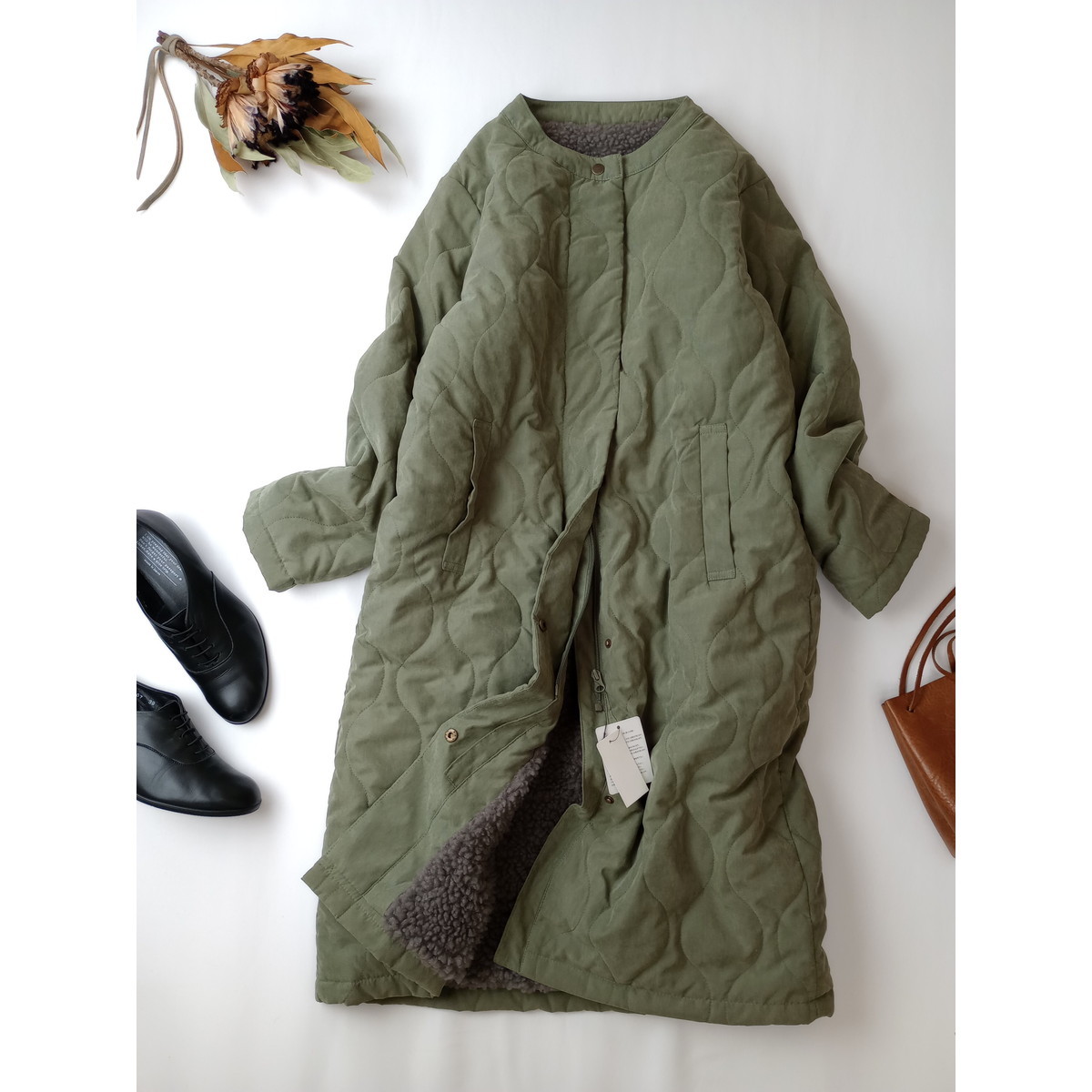 日本代購代標第一品牌【樂淘letao】－adapt retailing アダプトリテイリング「すっぽり包んでハグしてくれる♪」キルティング 裏ボア ノーカラー ロングコート カーキ (QK+2691)