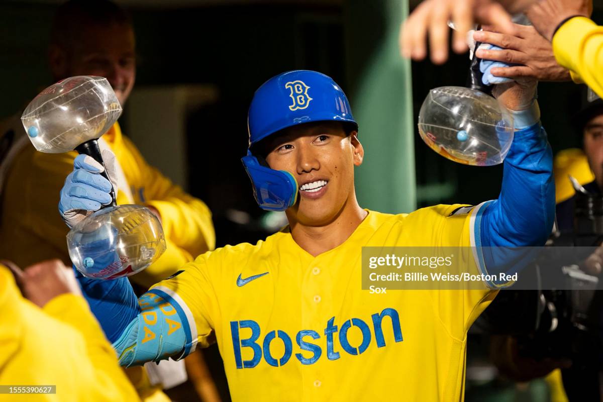 吉田正尚 実使用 ヘルメット MLB機構証明 検)大谷翔平 WBC 侍 吉田正尚 実使用 ヘルメット MLB機構証明 検)大谷翔平 WBC 侍