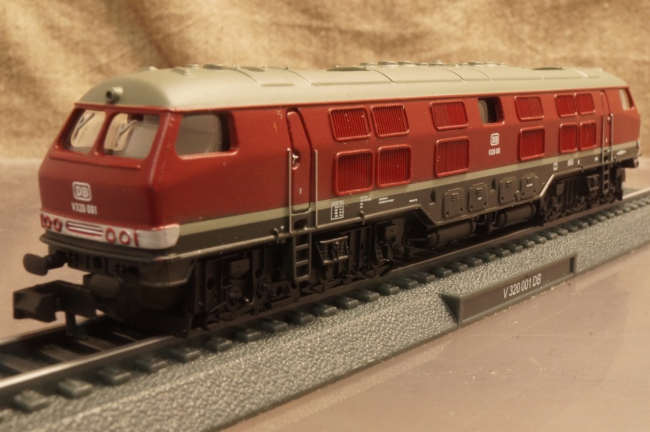 Yahoo!オークション - ドイツ連邦鉄道 ディーゼル機関車 V320形 1/160...