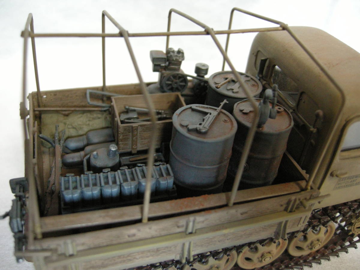 プラモデル 完成品 1/35 WWⅡ ドイツ軍 RSOトラクター ラウペン プラモデル 完成品 1/35 WWⅡ ドイツ軍 RSOトラクター ラウペン
