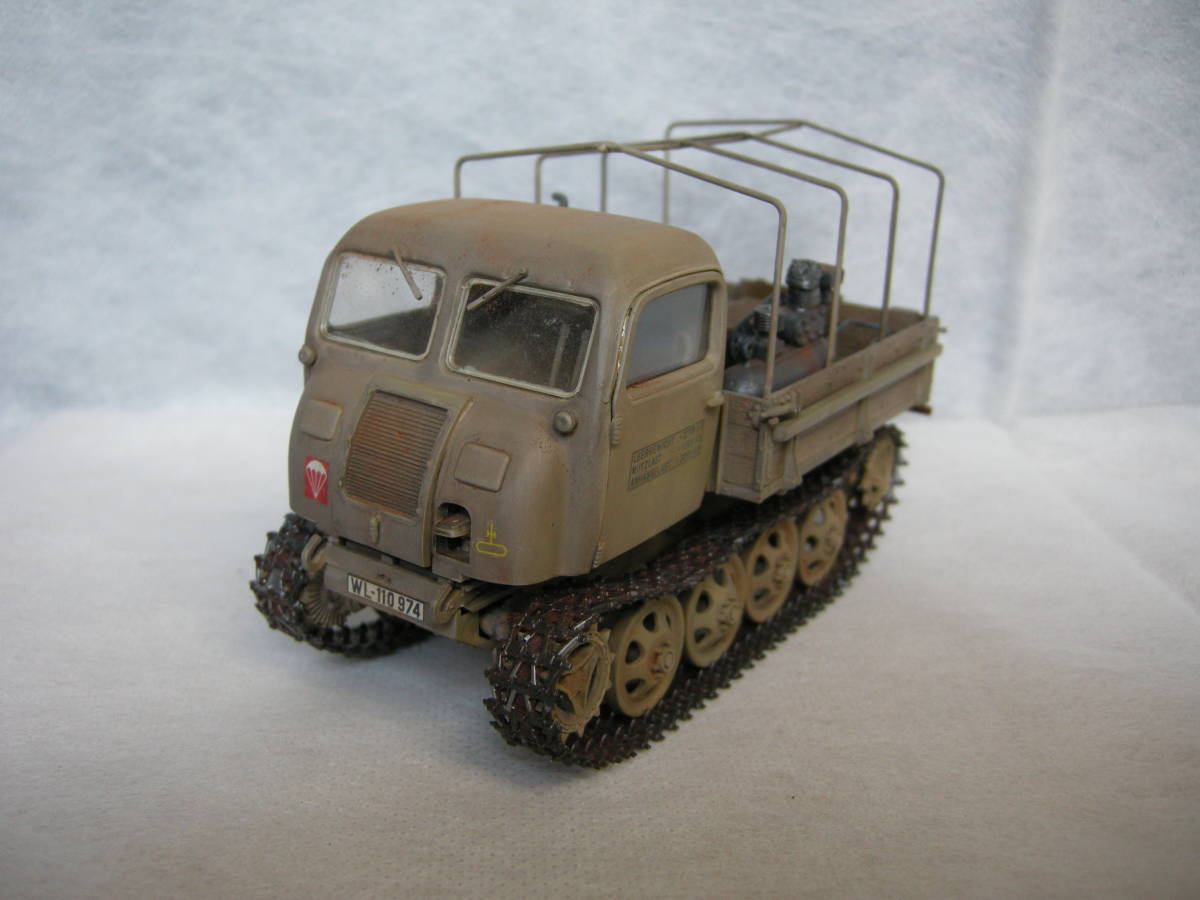 プラモデル 完成品 1/35 WWⅡ ドイツ軍 RSOトラクター ラウペン プラモデル 完成品 1/35 WWⅡ ドイツ軍 RSOトラクター ラウペン