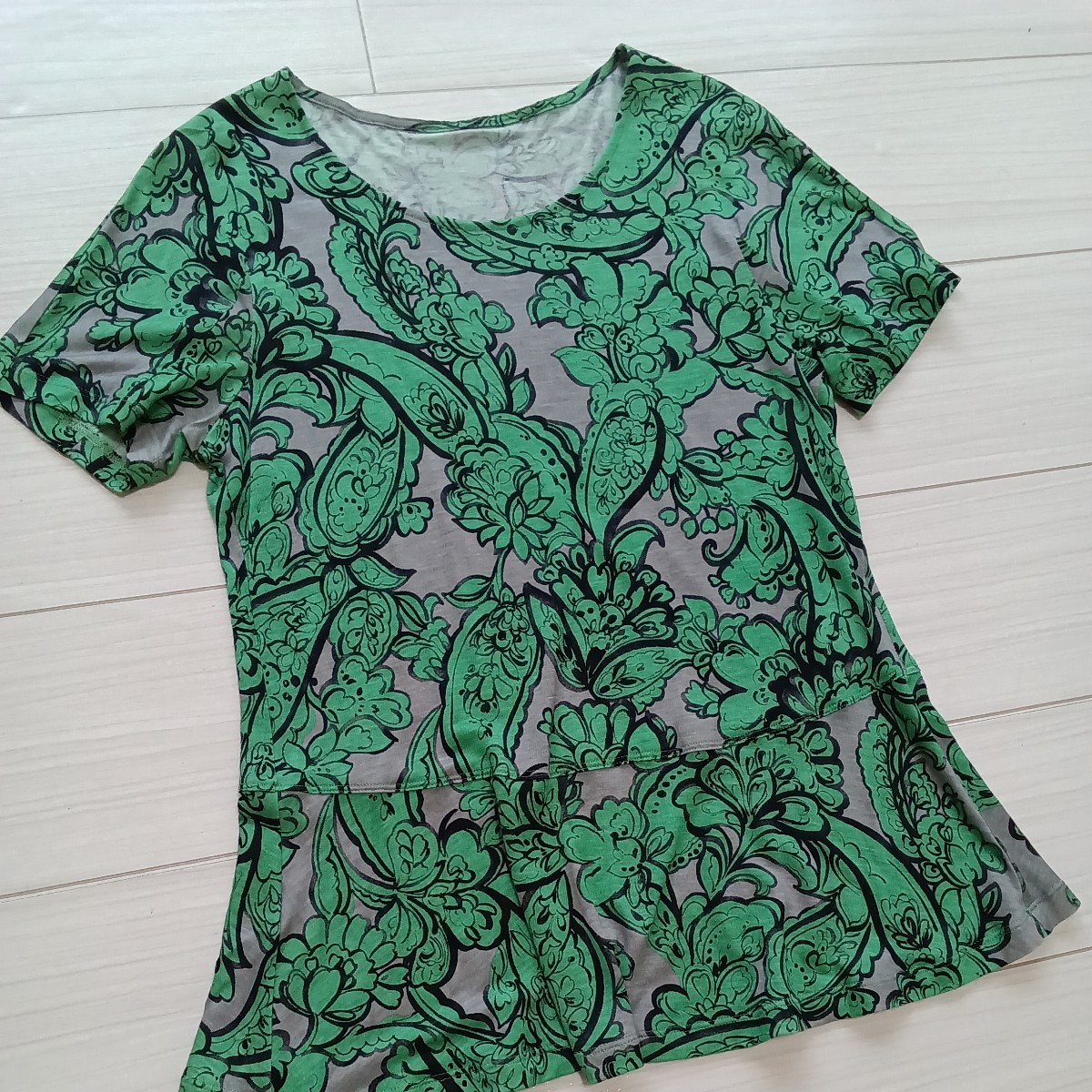 Yahoo!オークション - PINORE カットソー トップス 半袖 Tシャツ 柄 花...