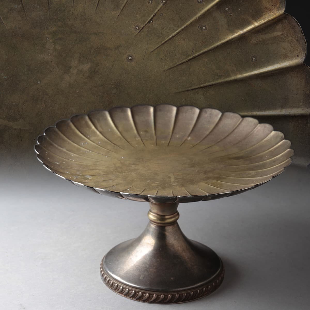 Yahoo!オークション - JJ127 銀仕上 菊形 コンポート 径21.6cm 重570g...