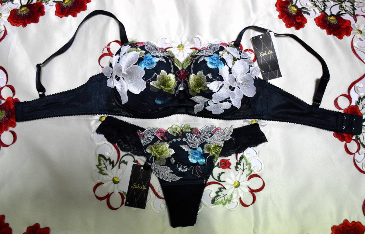 Yahoo!オークション - 新品・タグ付き ワコール サルート 71G・キュ...