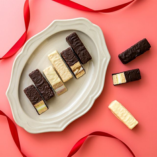 定価3564円 お歳暮 三越ギフト 冬季限定 銀座千疋屋 銀座ミルフィーユ 15個 フルーツ クリーム サンド パイ 苺 メロン チョコ プラリネ果実(セット、詰め合わせ)｜売買された ...