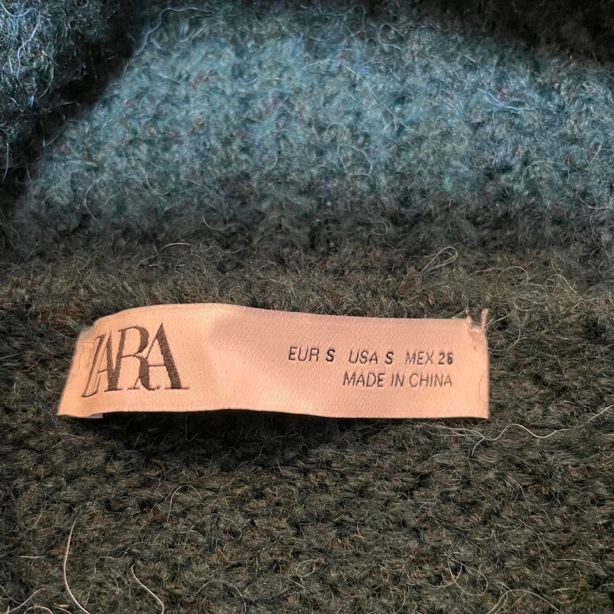 2023AW ZARA クロップド丈 タートルネック ニット グリーン 緑 S 2023AW ZARA クロップド丈 タートルネック ニット グリーン 緑 S
