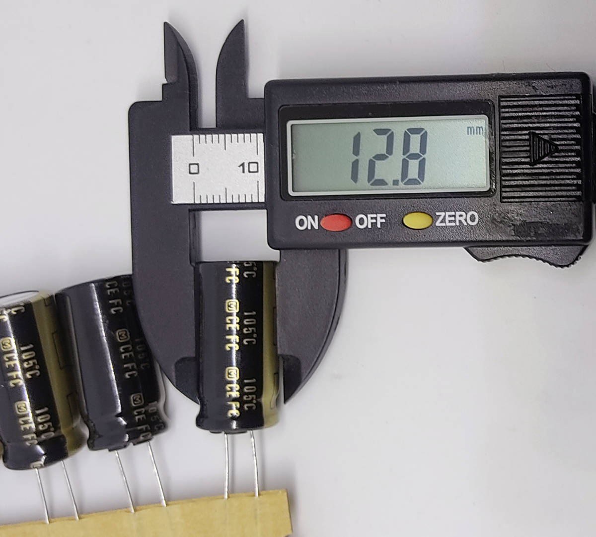電解コンデンサー 560μF 50V 10個セット パナソニック製 電解コンデンサー 560μF 50V 10個セット パナソニック製