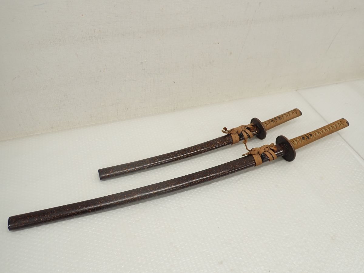D696-140 摸造刀 居合刀 大小梨地鞘 打刀 脇差 竹図鐔/這龍図縁頭 目貫 拵 重量1167g 760g 直接引き取り歓迎(模造刀)｜売買されたオークション情報、yahooの商品情報を ...