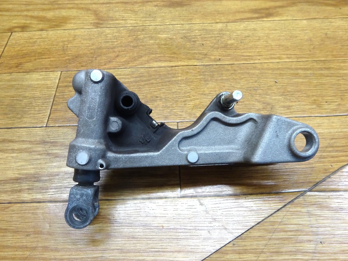H18 VFR800 RC46 純正 フロントブレーキキャリパーサポート(キャリパー)｜売買されたオークション情報、yahooの商品情報をアーカイブ公開 - オークファン（aucfan.com）