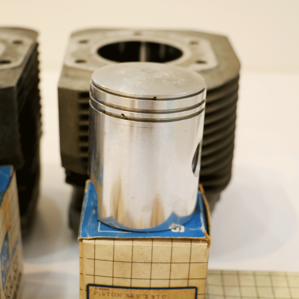 Yahoo!オークション - スバル360 R2 SS用 【STピストン STピストンリン...