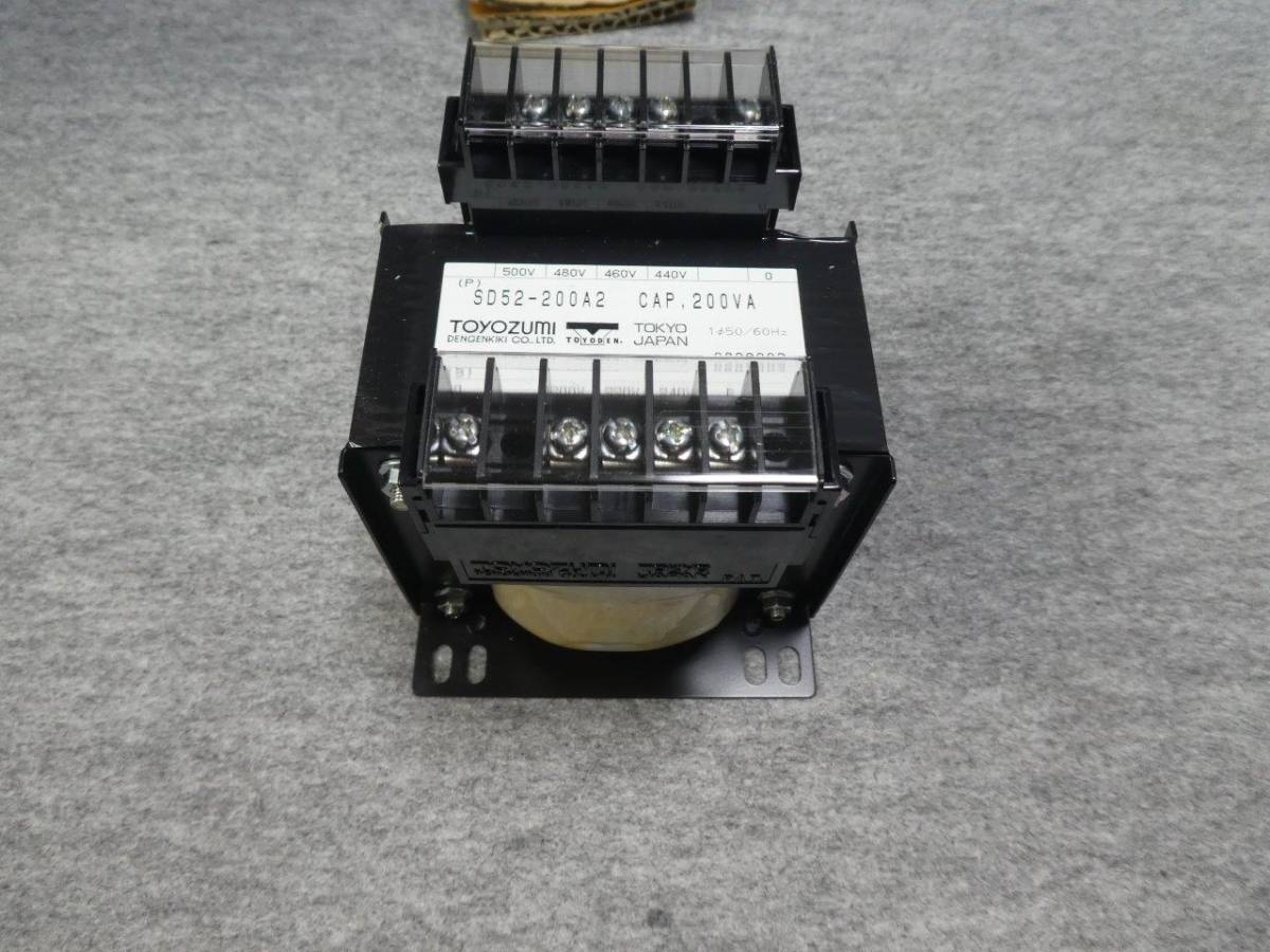 Yahoo!オークション - トヨズミ 降圧トランス SD52-200A2 新品