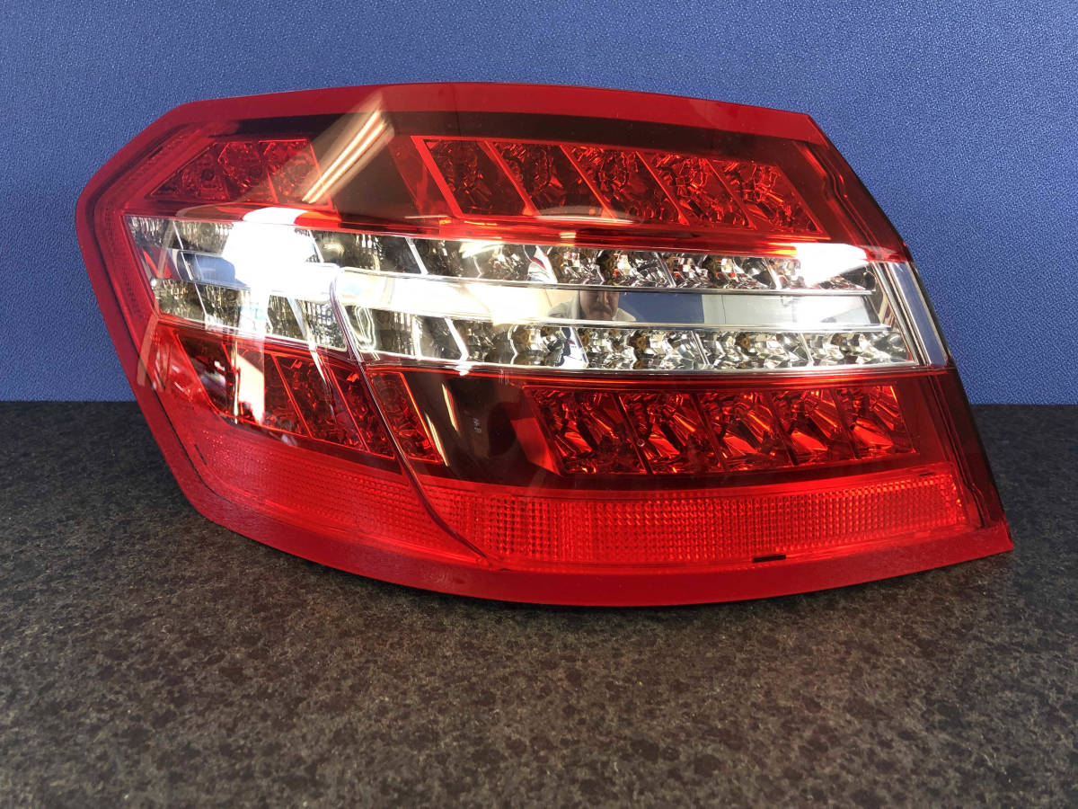 磨き済み ベンツ Eクラス W212 セダン 前期 左 テールランプ A2128201164(テールライト)｜売買されたオークション情報、yahooの商品情報をアーカイブ公開 - オークファン ...