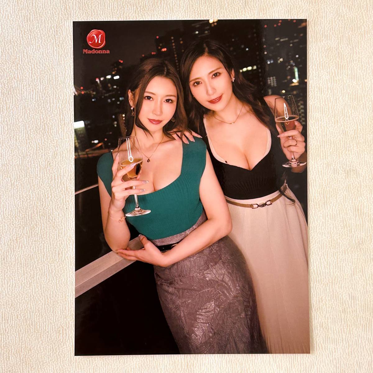 愛弓りょう 椎名ゆな 生写真 マドンナ AV女優 アダルト人妻・熟女 マドンナW専属人妻とお泊り不倫 最高級中出しスイートルーム－Funbid香港本地日本代購網站