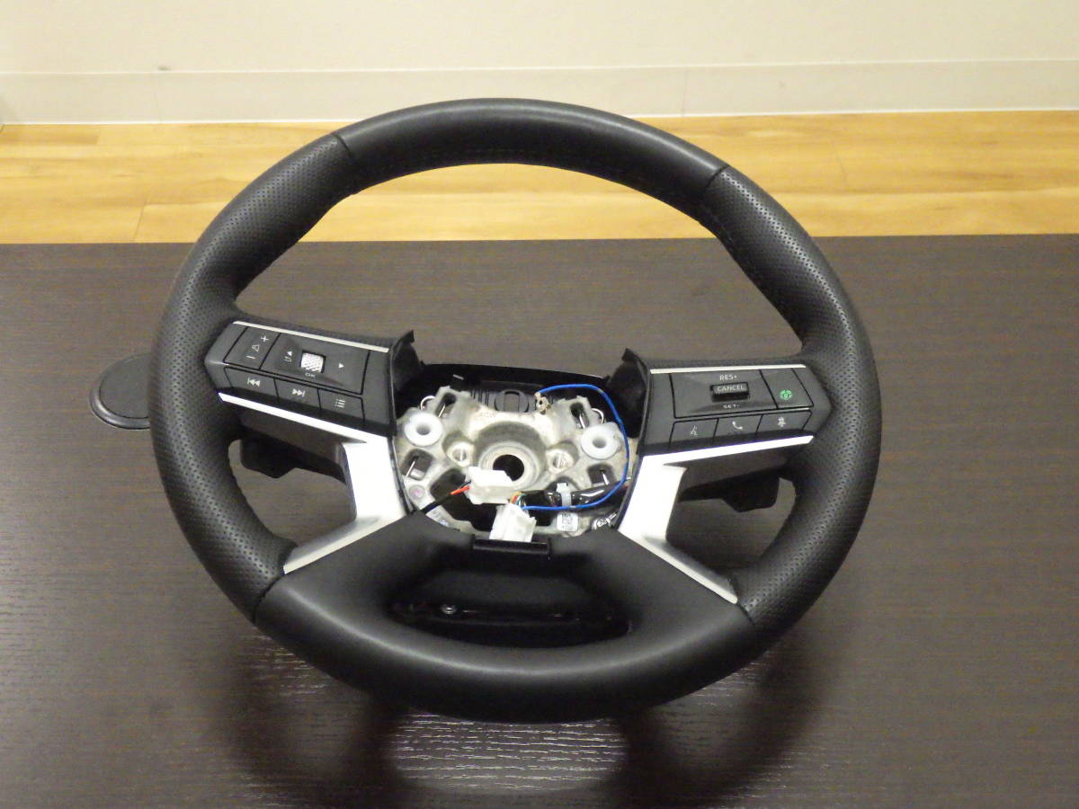 Yahoo!オークション - #5428 三菱 アウトランダー 新型 ステアリングホ...