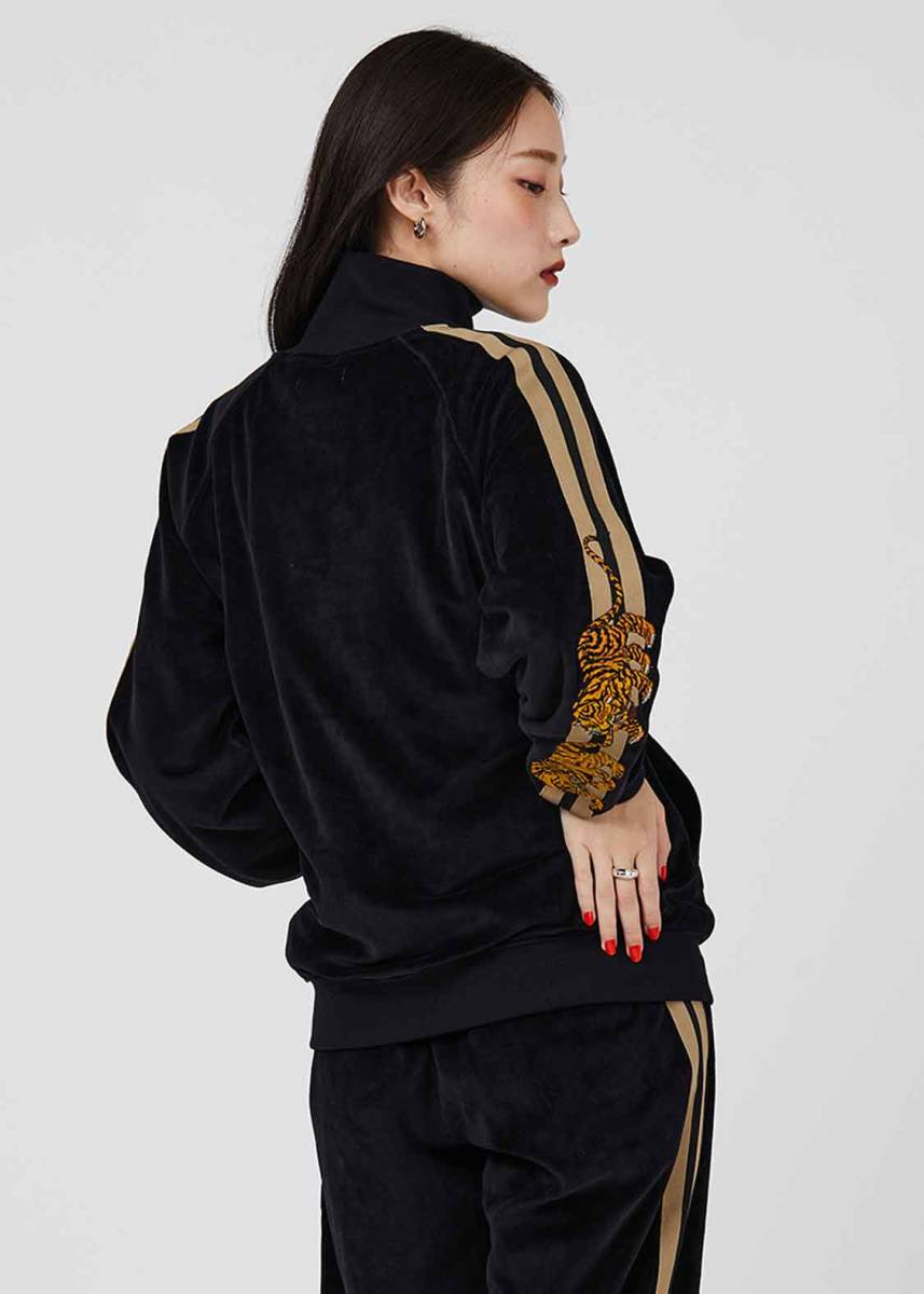 Sサイズ【新品】石黒亜矢子 バターの虎 ベロアトラック Sサイズ【新品】石黒亜矢子 バターの虎 ベロアトラック