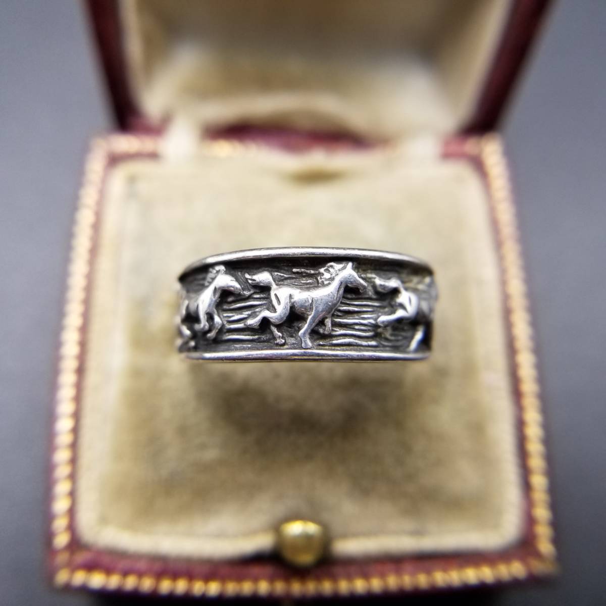 Shube's 走る馬 彫刻 ハーフエタニティ 幅広 スターリング アニマル 動物 ヴィンテージ シルバー リング 指輪 ジュエリー 輸入 Y13-L(10号～)｜売買されたオークション情報 ...