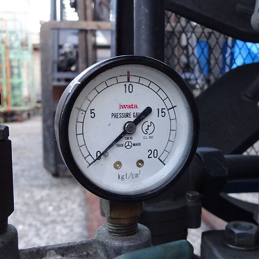 Yahoo!オークション - 【引取限定】緑屋Re アネスト岩田 エアーコンプ...