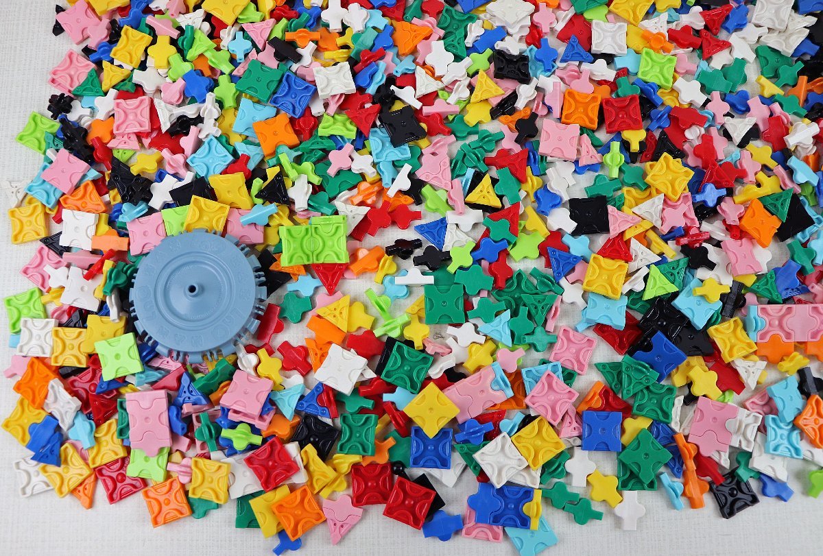 S 品 おもちゃ LaQ/ラキュー 約1kg まとめ売り ホイール/パーツ 平面/立体/幾何学体 パズルブロック 知育玩具 ケース付き(ブロック)｜売買されたオークション情報、yahooの商品 ...