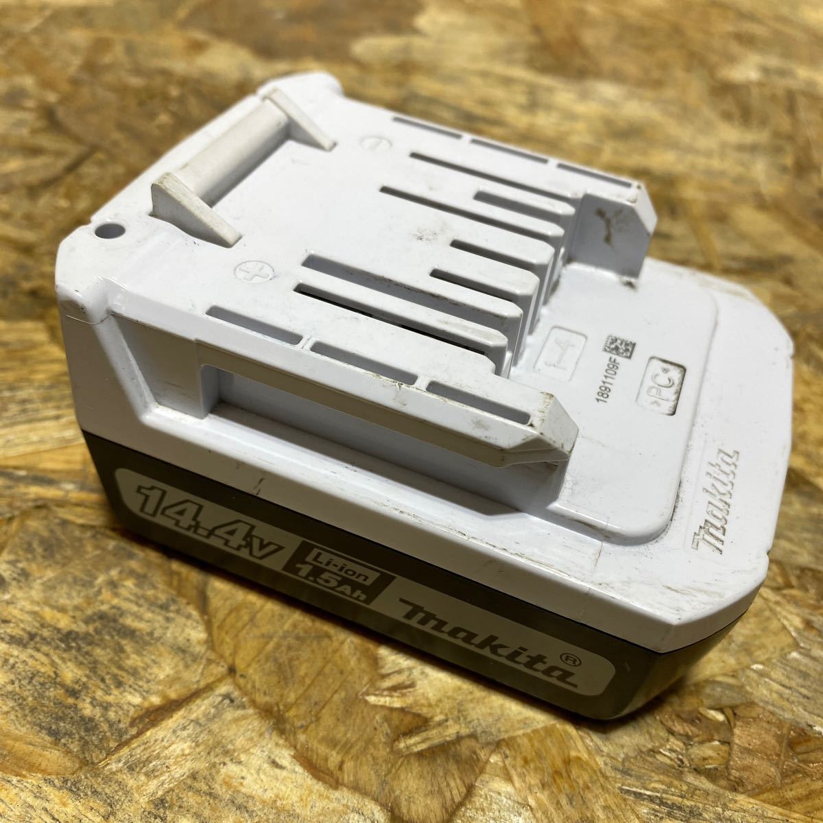 MAKITA マキタ BL1415G 14.4V 1.5Ah ジャンク(電動工具)｜売買されたオークション情報、yahooの商品情報をアーカイブ公開 - オークファン（aucfan.com）