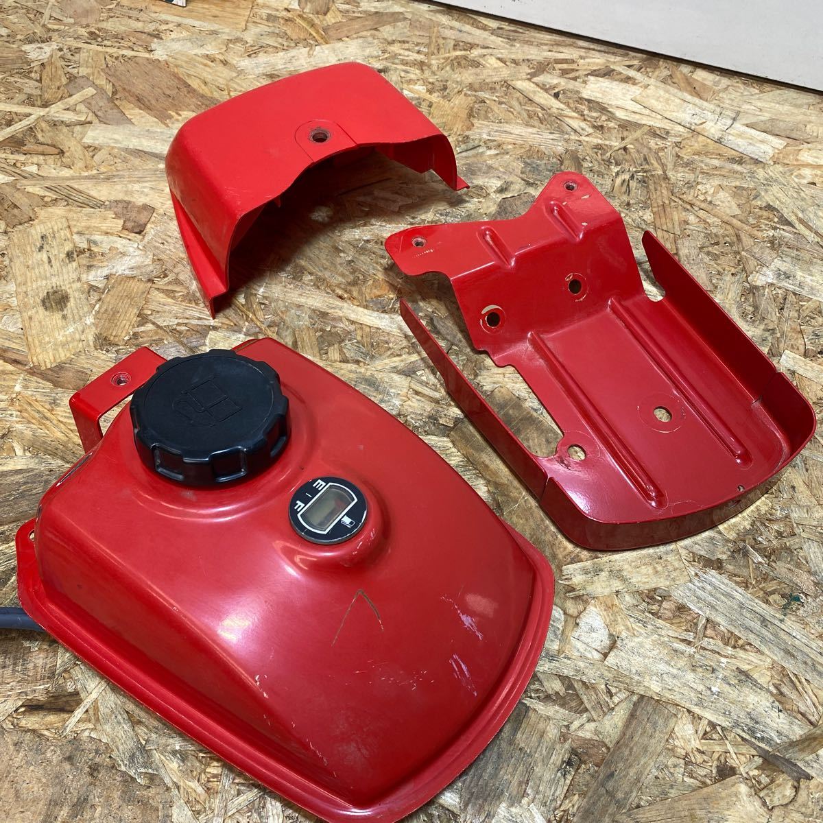 Yahoo!オークション - ISEKI FEX 91G 燃料タンク 部品パーツ