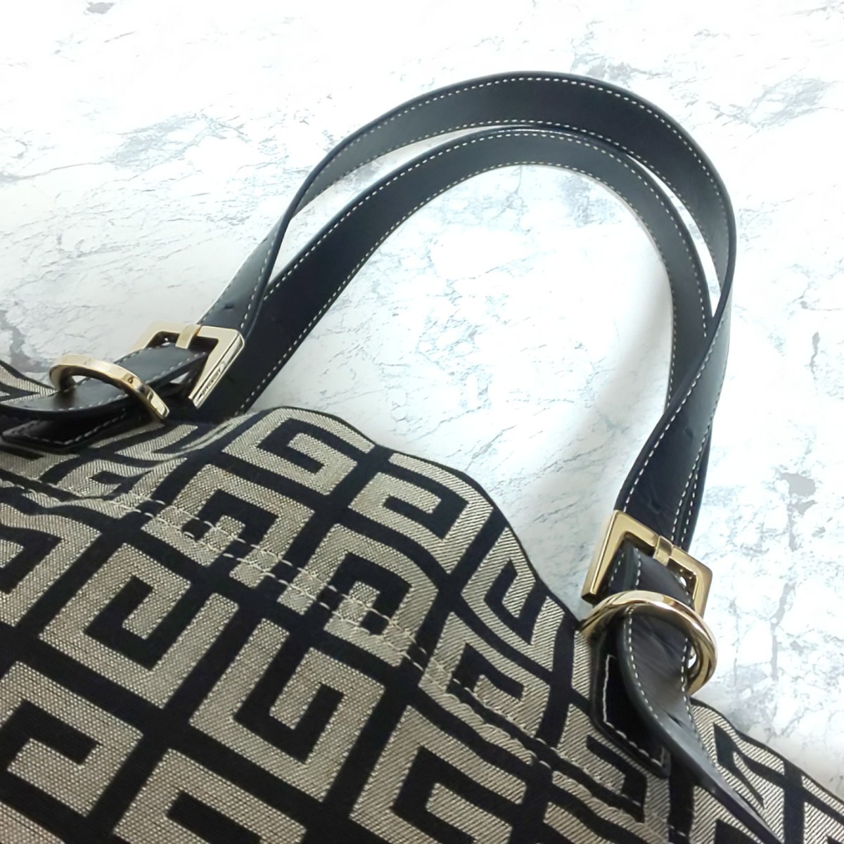 極美品/希少】GIVENCHY ジバンシー ヴィンテージ 4Gロゴ トート 極美品/希少】GIVENCHY ジバンシー ヴィンテージ 4Gロゴ トート