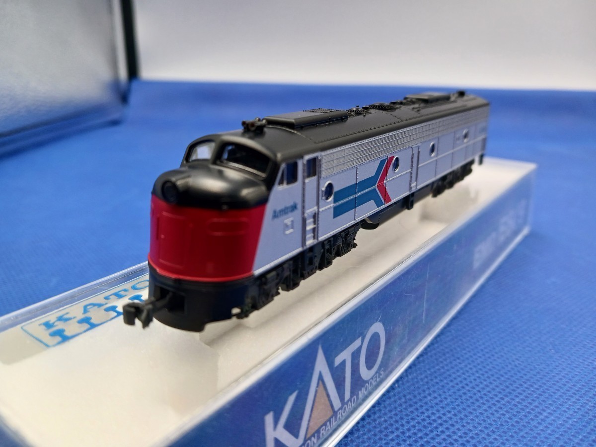 Yahoo オークション 送料無料 即決有 Kato Usa 176 251 Emd E8 9 A