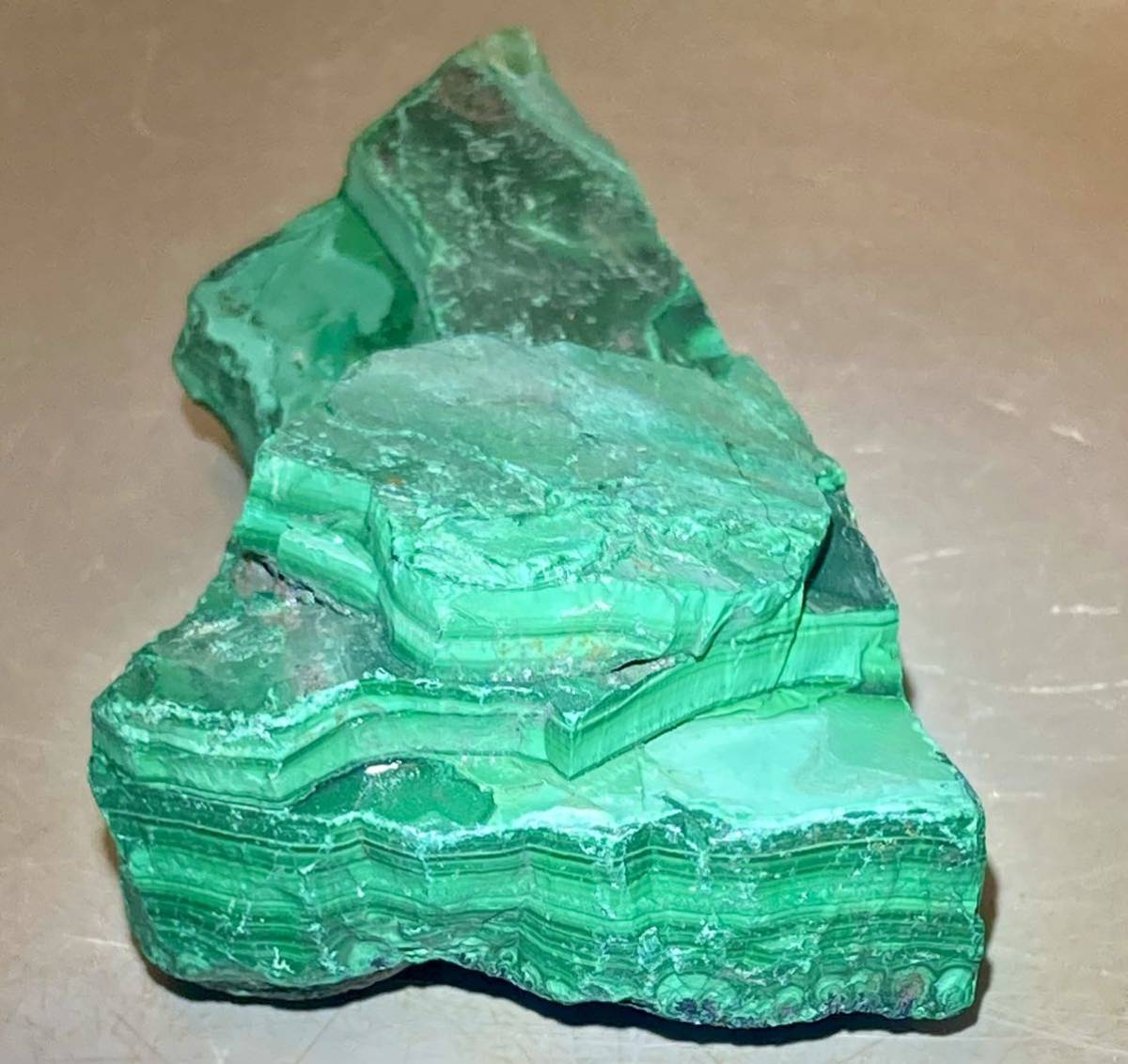 Yahoo!オークション - コンゴ産天然マラカイト原石352g[孔雀石]1面...