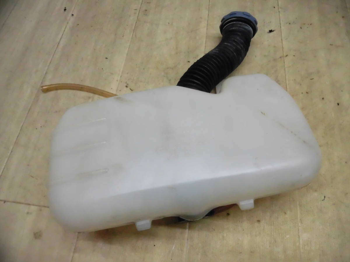 OG ウォッシャータンク＆モーター TA02-1108 ジャイロキャノピーワゴン/GYRO Canopy TA01E 純正 割れなし キャップ付き 程度良い ベース(フロント)｜売買された ...