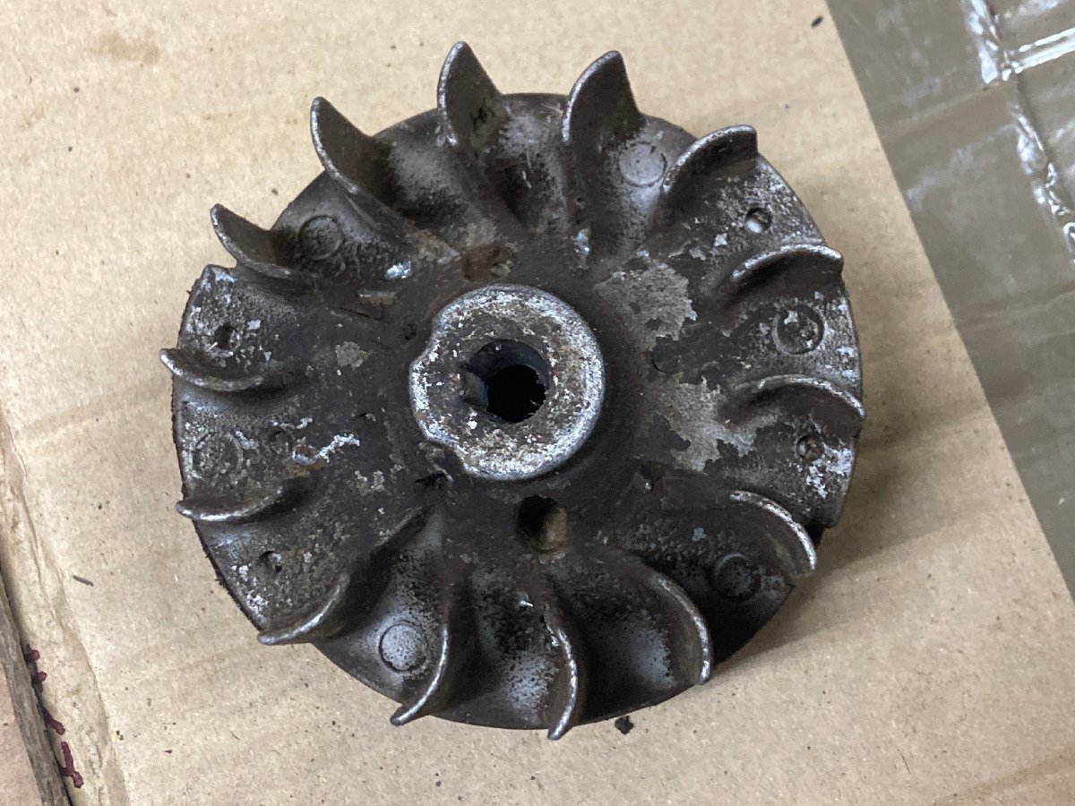 Yahoo!オークション - 【滋賀発】 草刈機 リョービ EKK220A フライホイ...