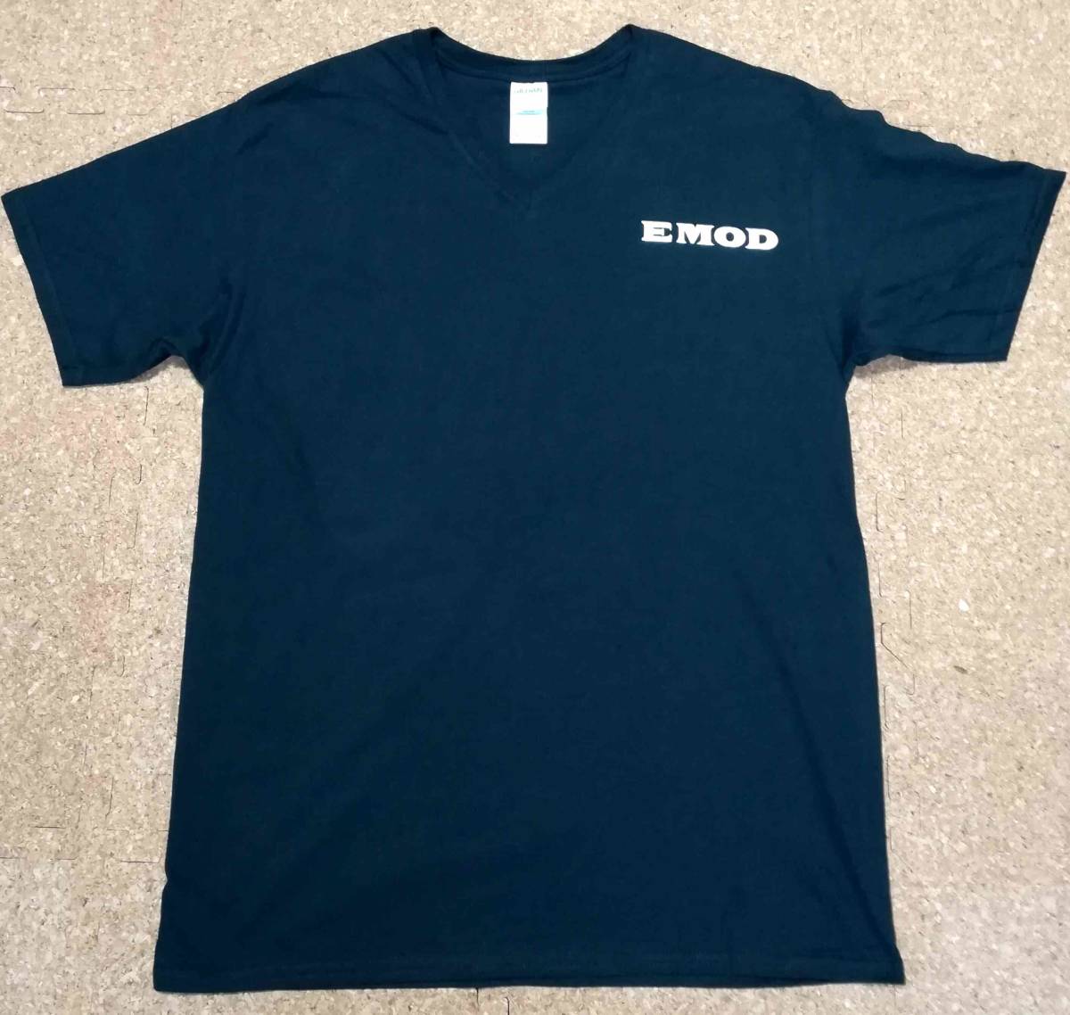 Yahoo!オークション - EMOD・蛾・武装戦線・ワースト・Vネック・Tシャ...