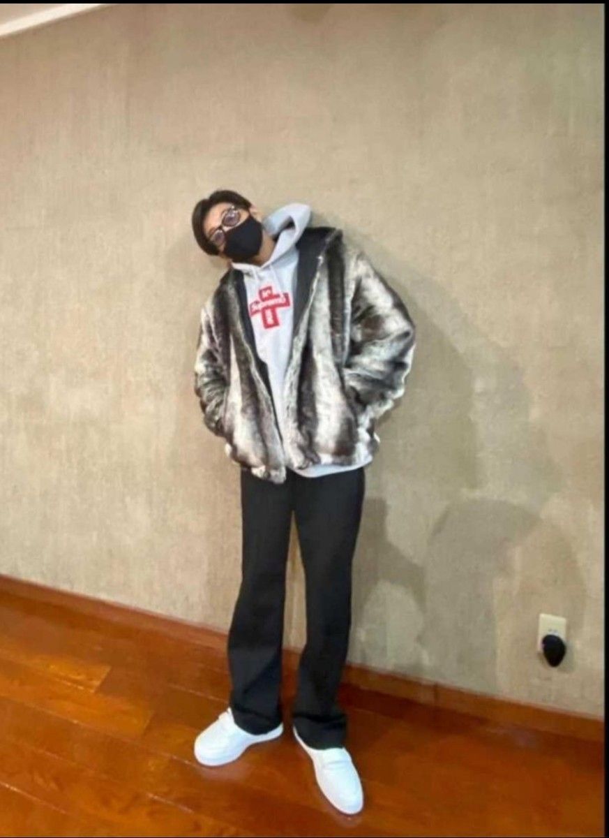 Supremeボックスロゴパーカー(木村 拓哉) キムタク愛用 スニダン Supremeボックスロゴパーカー(木村 拓哉) キムタク愛用 スニダン