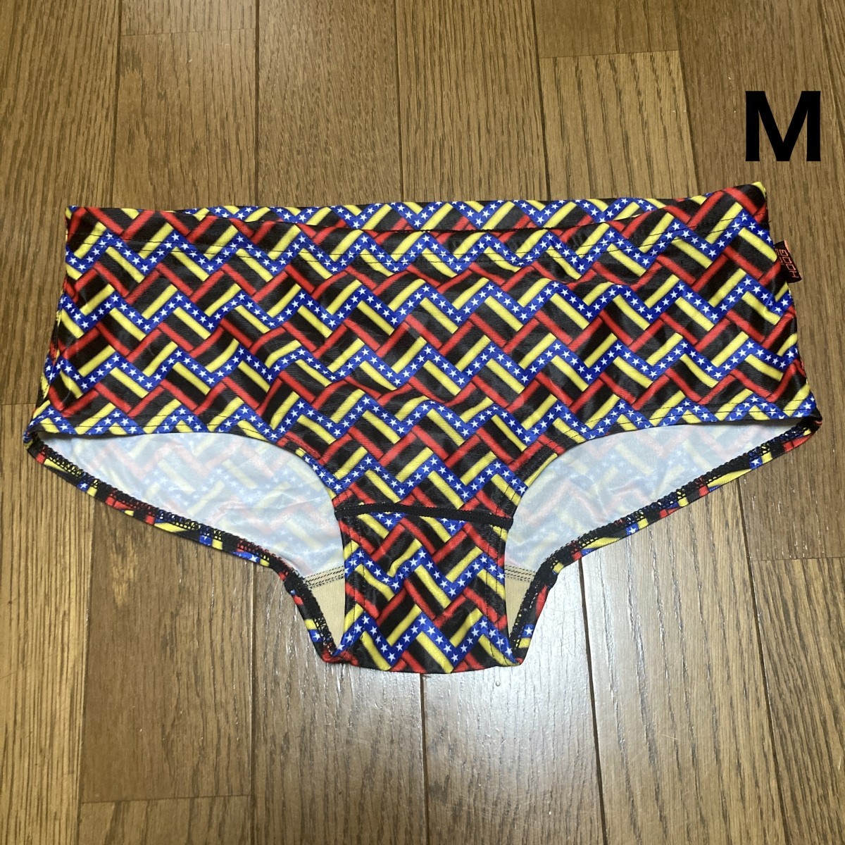 Yahoo!オークション - C246ストレッチ カラフルジグザグ柄男子競泳水着...