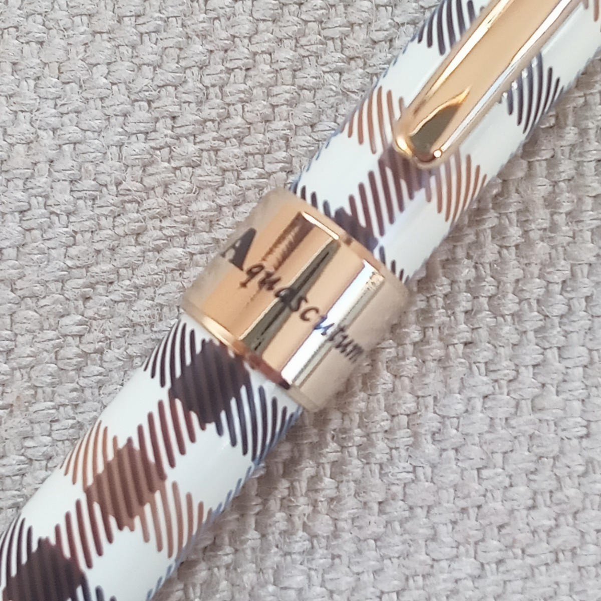 Yahoo オークション 神レア品 Aquascutum/アクアスキュータム シャ