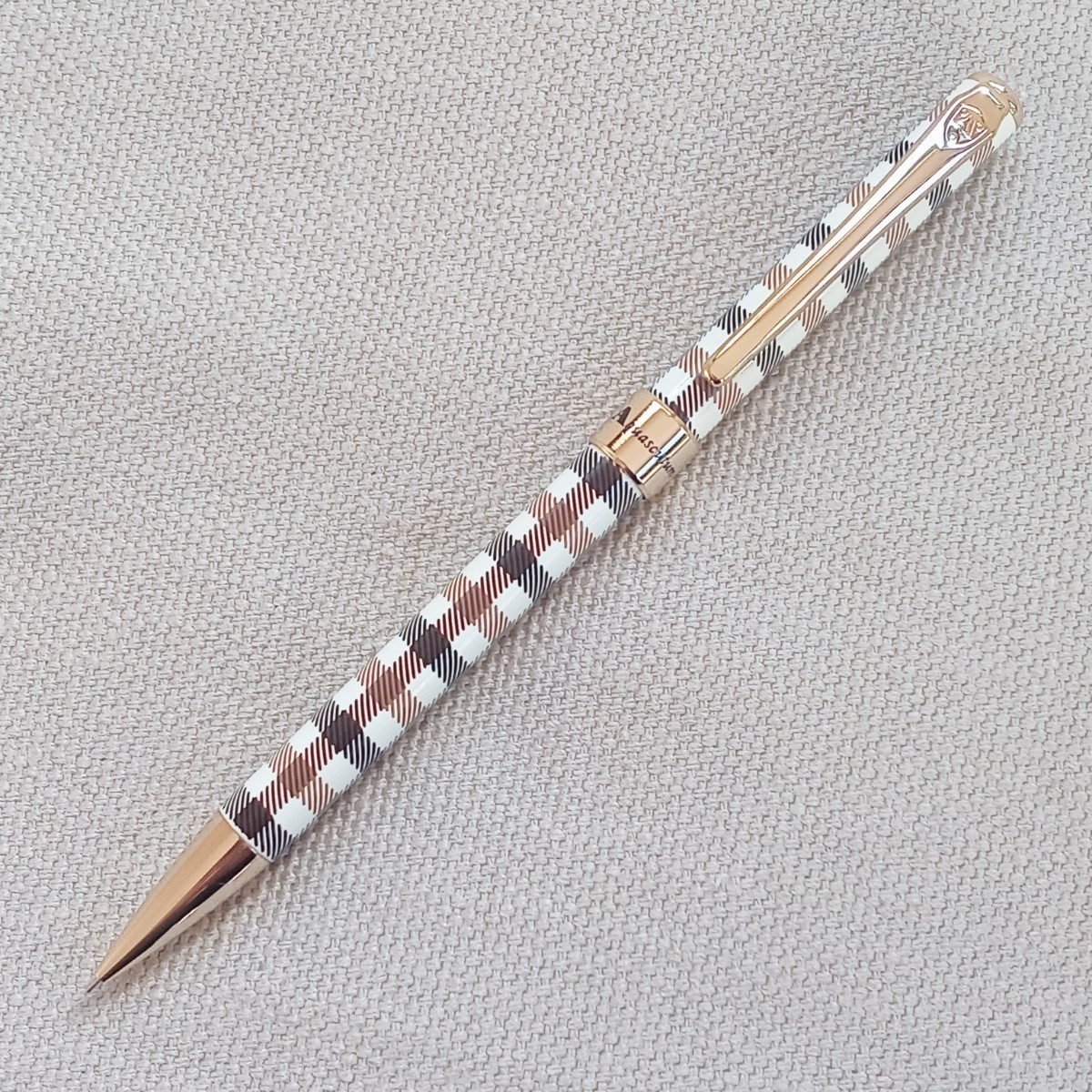 Yahoo オークション 神レア品 Aquascutum/アクアスキュータム シャ