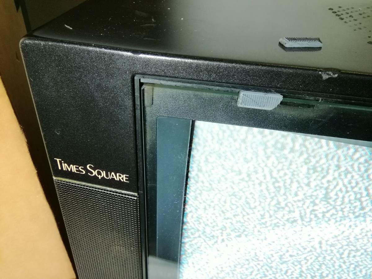 三菱カラーテレビ ブラウン管テレビ 15C332 1984年製(昭和59 三菱カラーテレビ ブラウン管テレビ 15C332 1984年製(昭和59