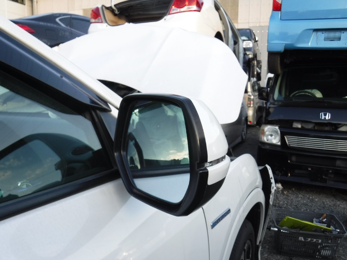 144147 ホンダ / ヴェゼル / HYBRID Z / RU3 / ドアミラー / 右 / NH788P パール / サイド 電動格納 ターンランプ ヒーター(ドアミラー)｜売買された ...