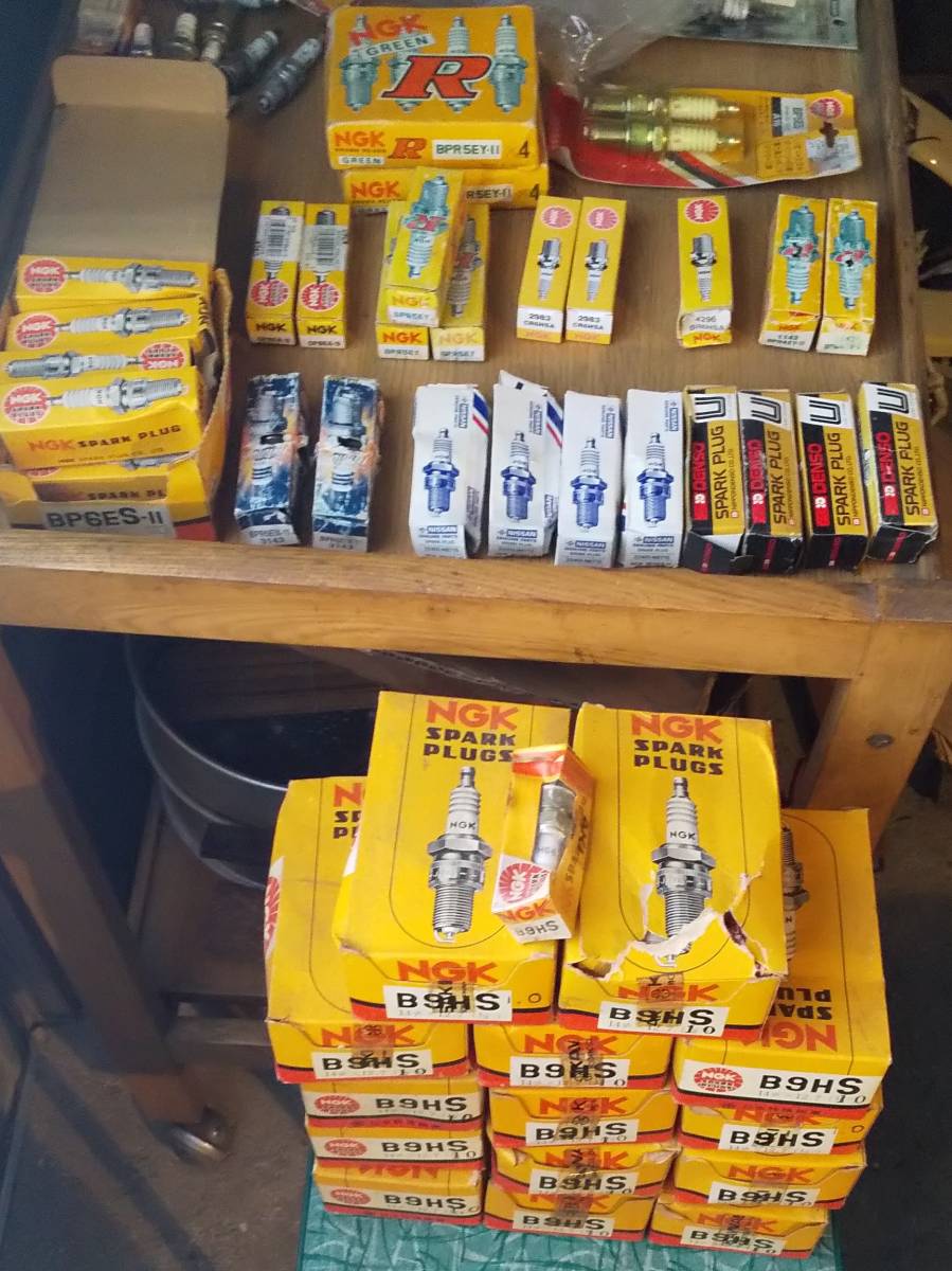 Yahoo!オークション - (0-1356) スパークプラグ 大量179個(NGK・日産・...
