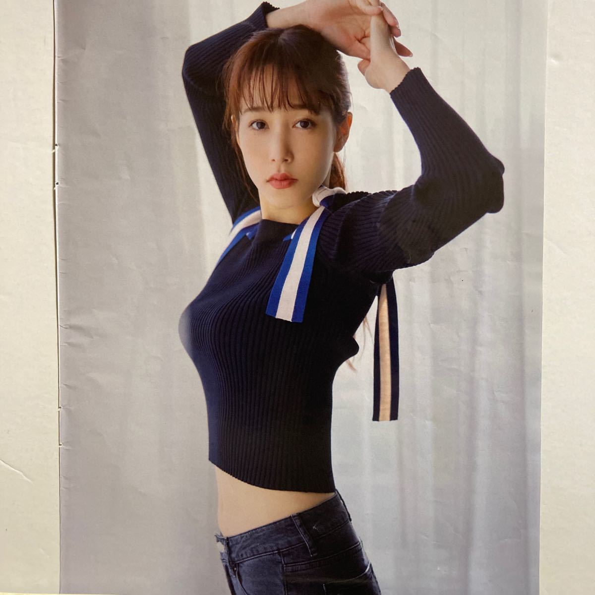 日本代購代標第一品牌【樂淘letao】－鷲見玲奈 厚手ラミネート加工 10ページ 5枚 フライデーグラビア切り抜き 女神降臨 他商品とのまとめて発送ご相談下さい。