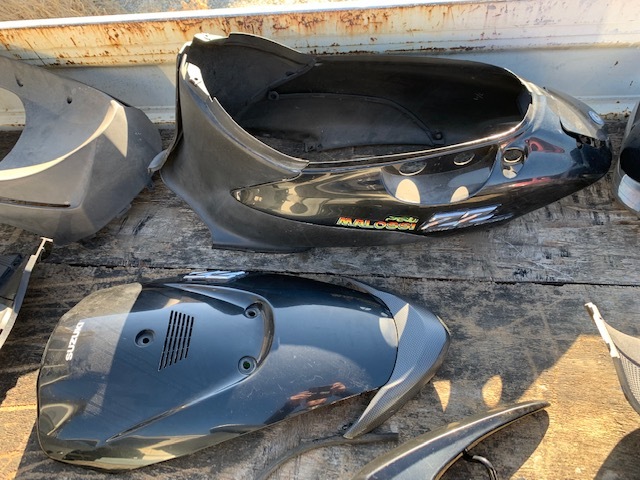 Yahoo!オークション - SUZUKI ZZ CA1PB 純正 外装セット 12点