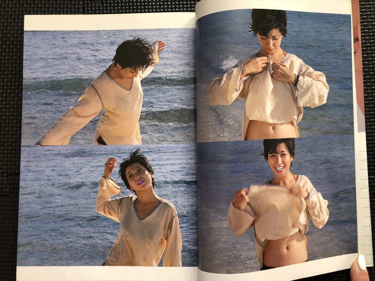 日本代購代標第一品牌【樂淘letao】－水中花；竹下景子 フォト&エッセイ集 1978年7月15日 初版発行 70年代 女優 美女 水着 ★W54a2401