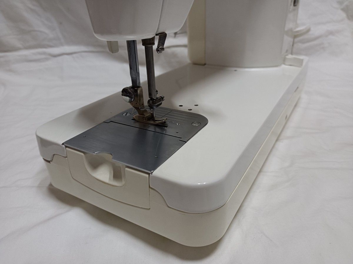 JUKI SPUR98SX 職業用ミシン 自動糸切り・針位置ボタン ひざ JUKI SPUR98SX 職業用ミシン 自動糸切り・針位置ボタン ひざ
